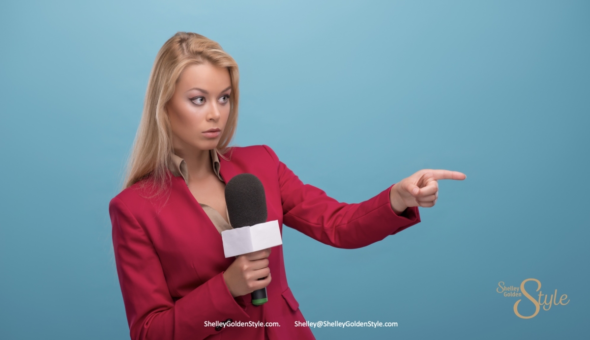 Top 10 Tips On What To Wear When Speaking On Stage - Shelley Golden Style